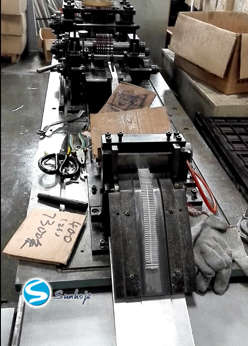 380V 50HZ 2.2KW Radiator Fin Forming Machine Louver Fin Type Aluminum ...