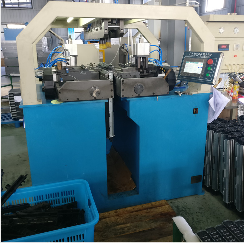 Auto Radiator Plastic Tank Clinching Crimping Machine Core Size 1000mm ...